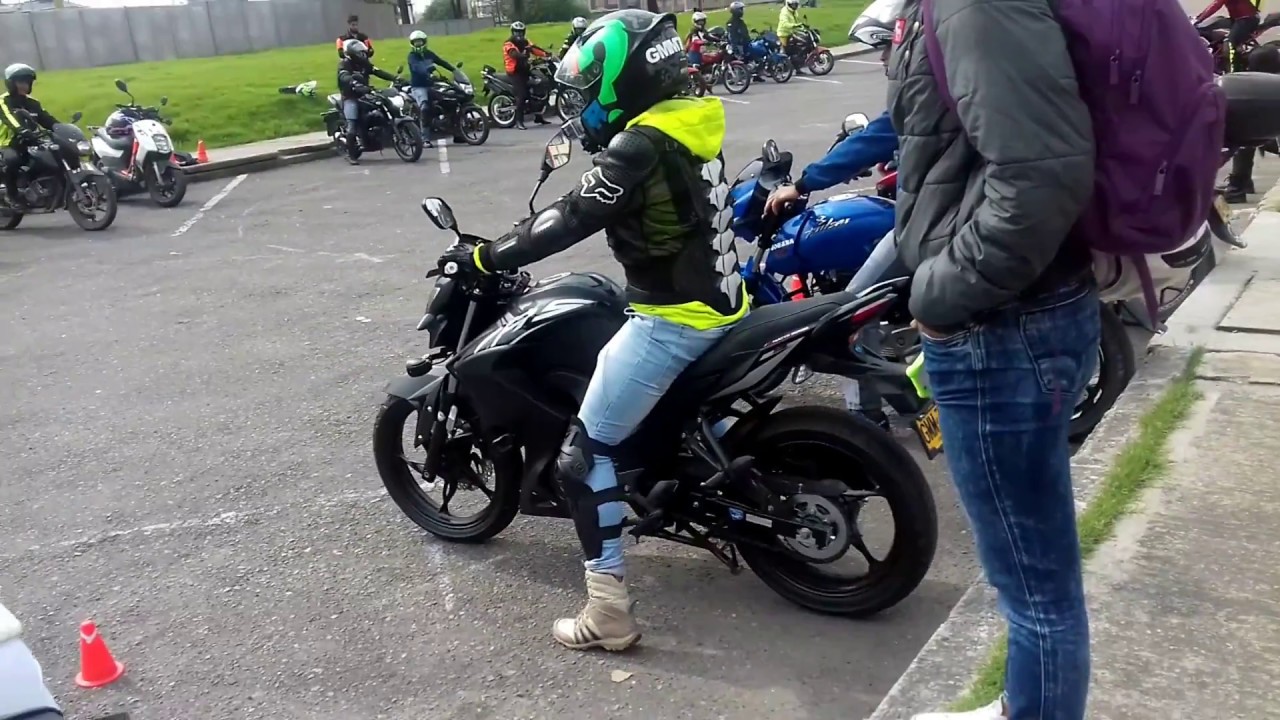 CAPACITACION TECNICAS DE MANEJO - AKT CR5 180 - YouTube