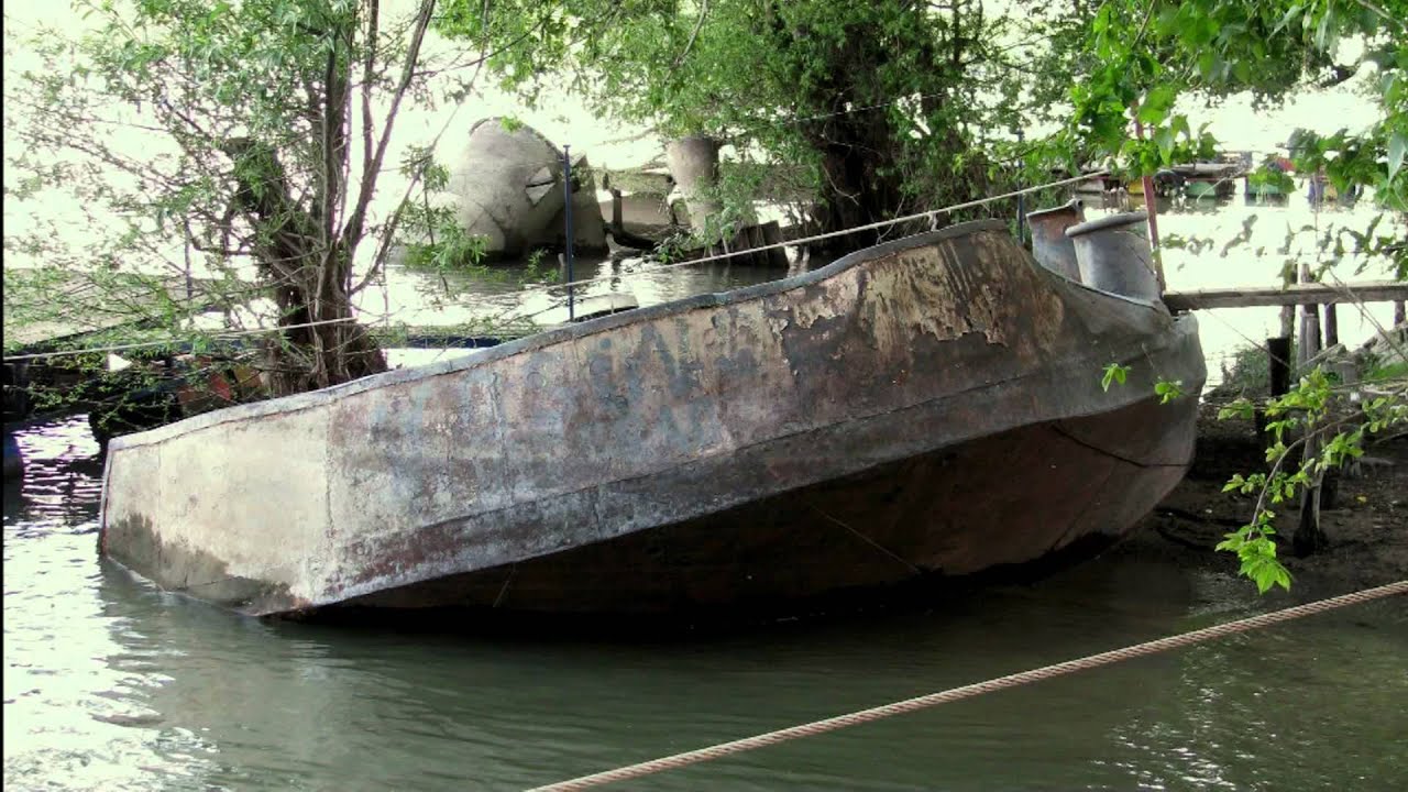 Parobrod Kosovo - YouTube