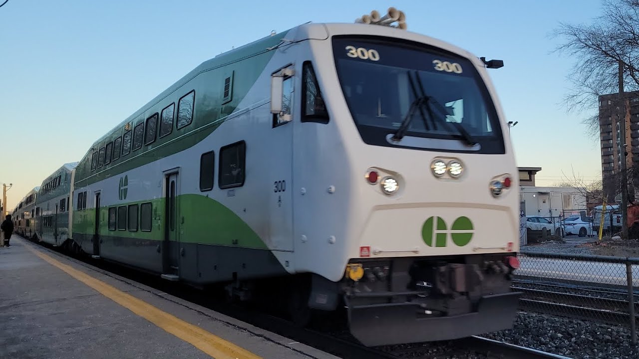 (2 Mid Cab Cars 216 & 241) GO 1775 (West Harbour Express) - 300 With ...