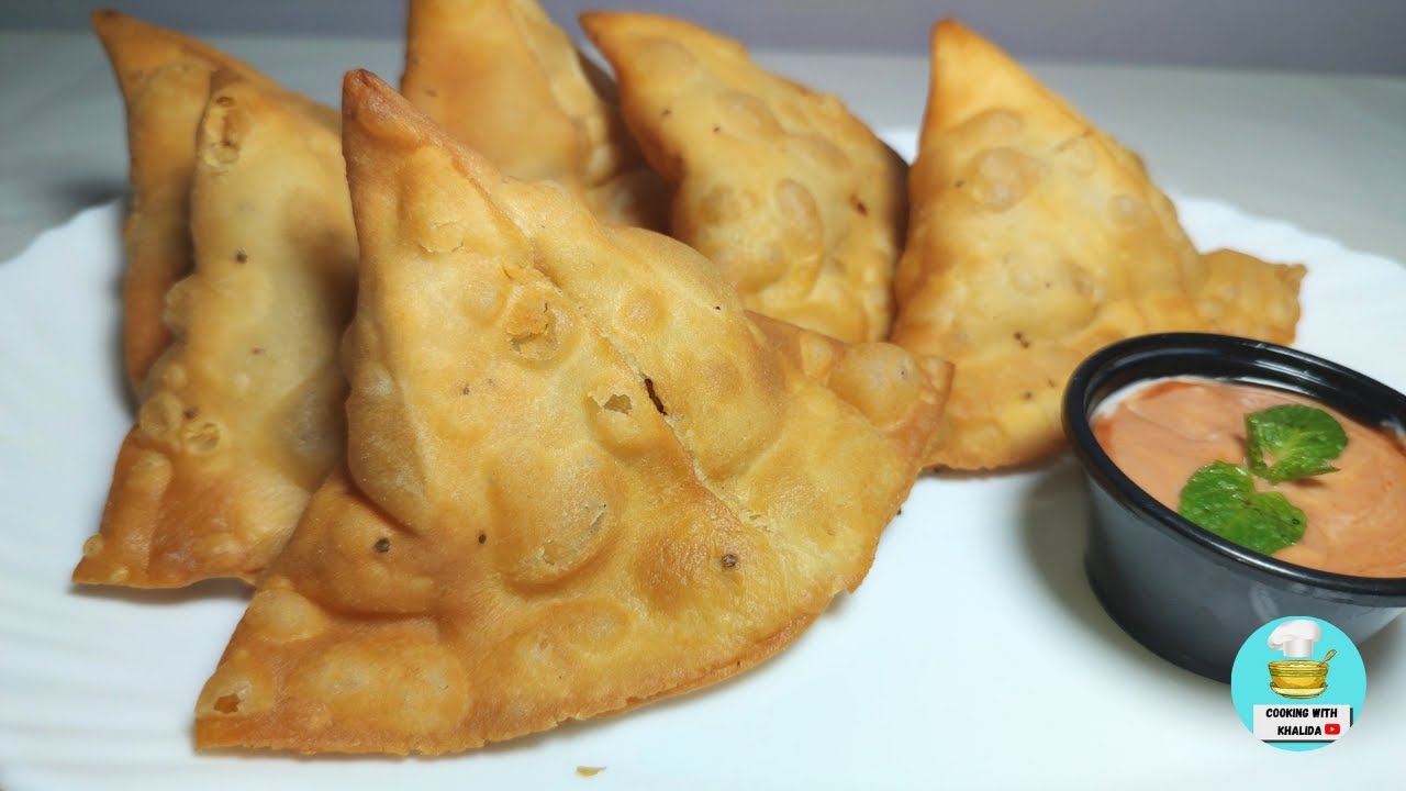 Aloo Kay Samosay with homemade samosa sheets Recipe By Cooking With ...