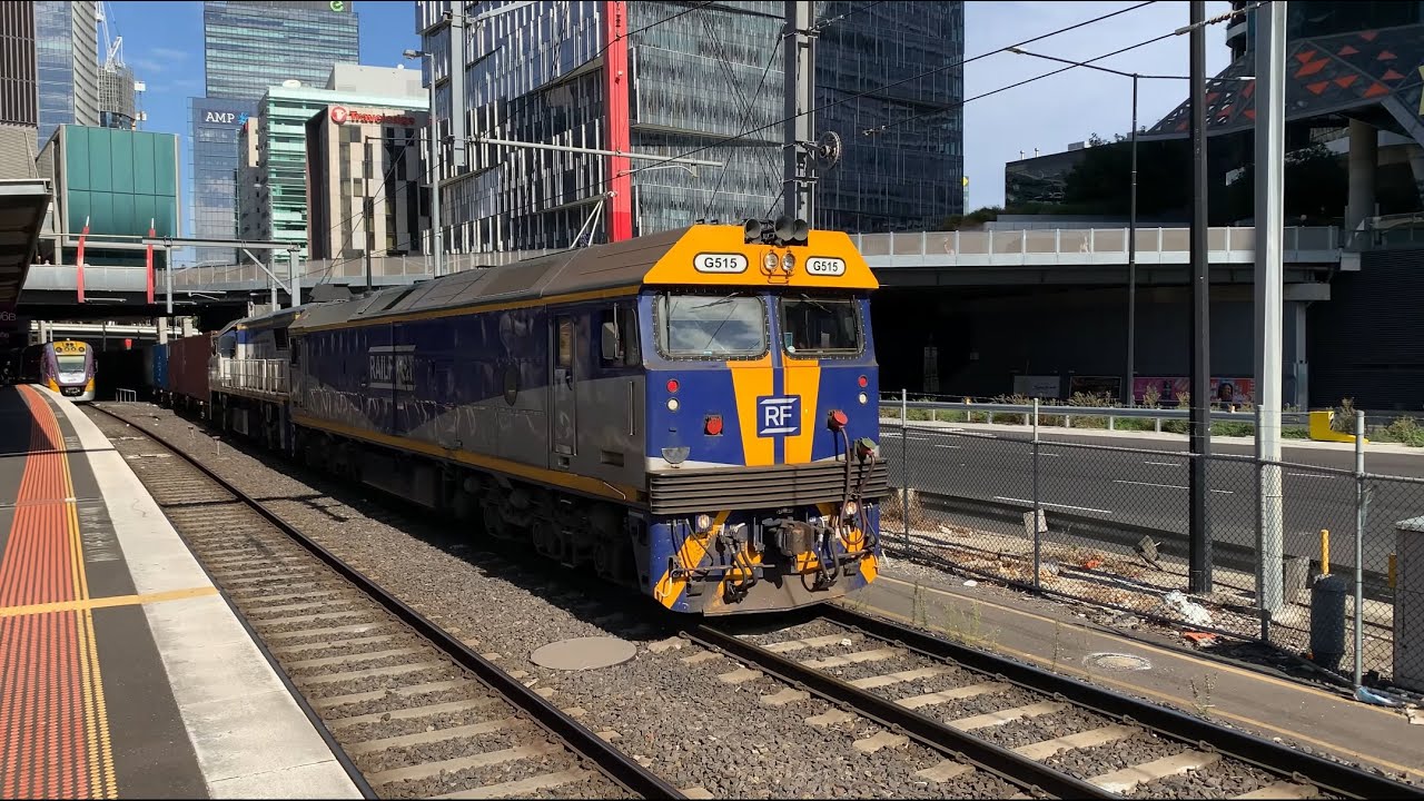 RailFirst G515 & VL360 Passes Through Southern Cross Station from ...
