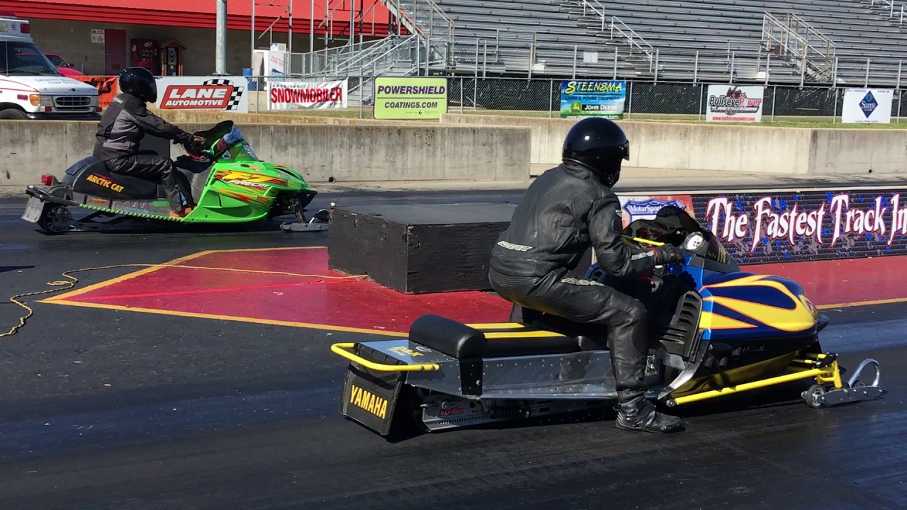 When VERY FAST Snowmobiles Go DRAG RACING! Drag Sleds race on Famous US ...