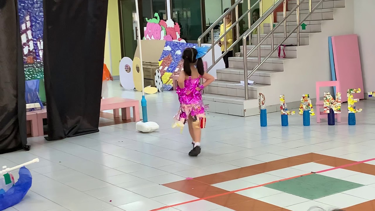 Plastic Fashion show - YouTube