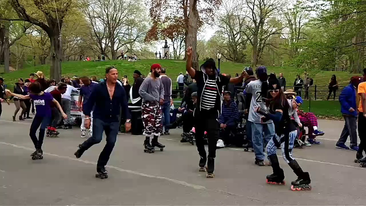 Central park. Dancing rollers - YouTube