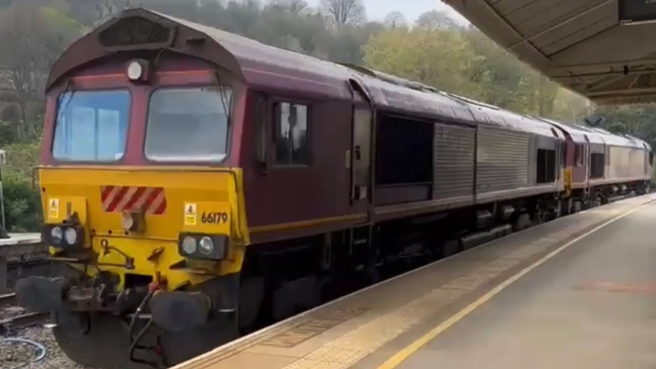 EWS class 66179 + 66120 passes Bath Spa. - YouTube