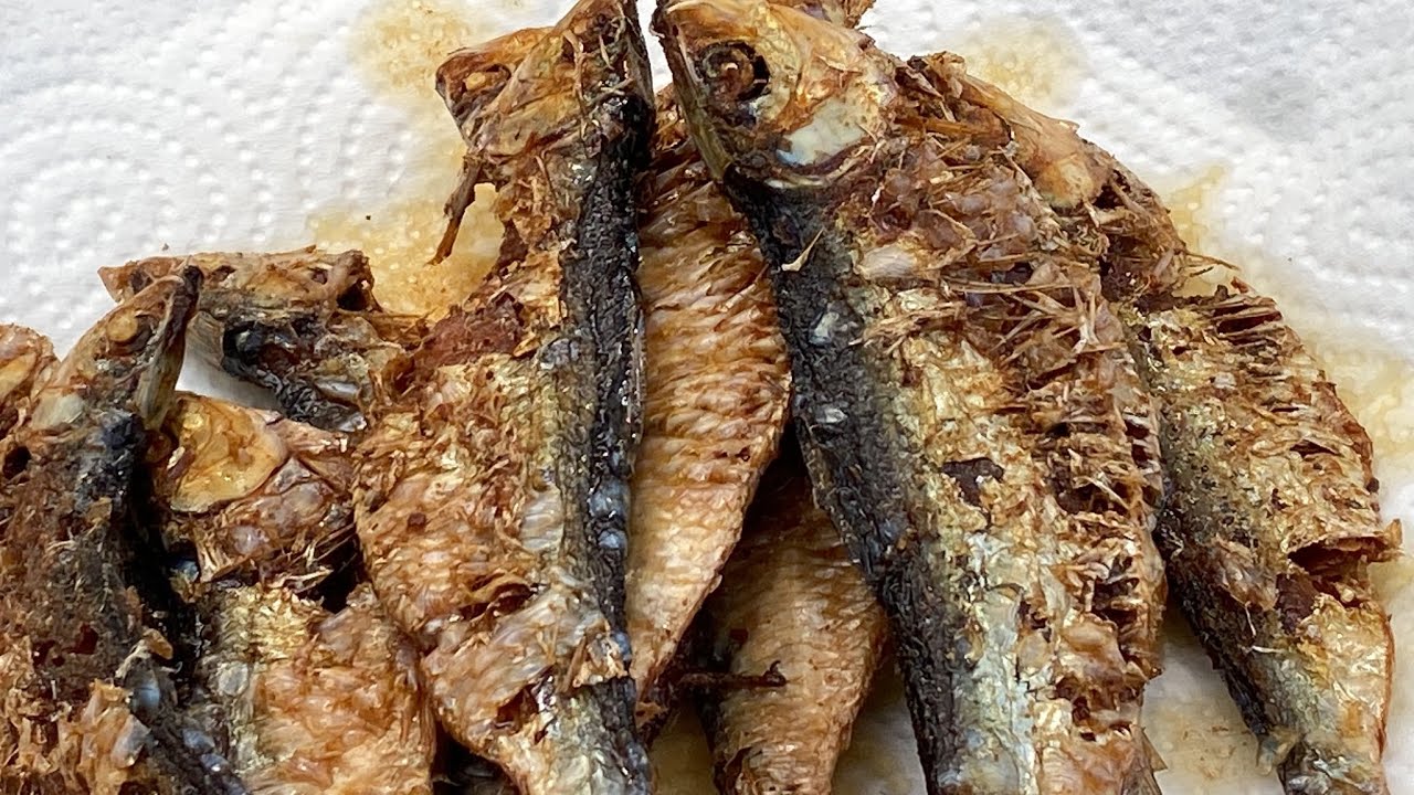 Fried tuyo,dried fish - YouTube