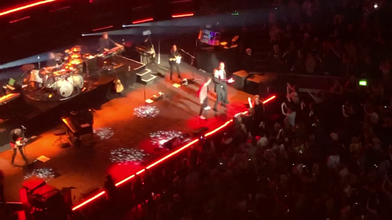 TAKE THAT ‘RELIGHT MY FIRE’ FT. LULU @ ROYAL ALBERT HALL, LDN 2019 ...