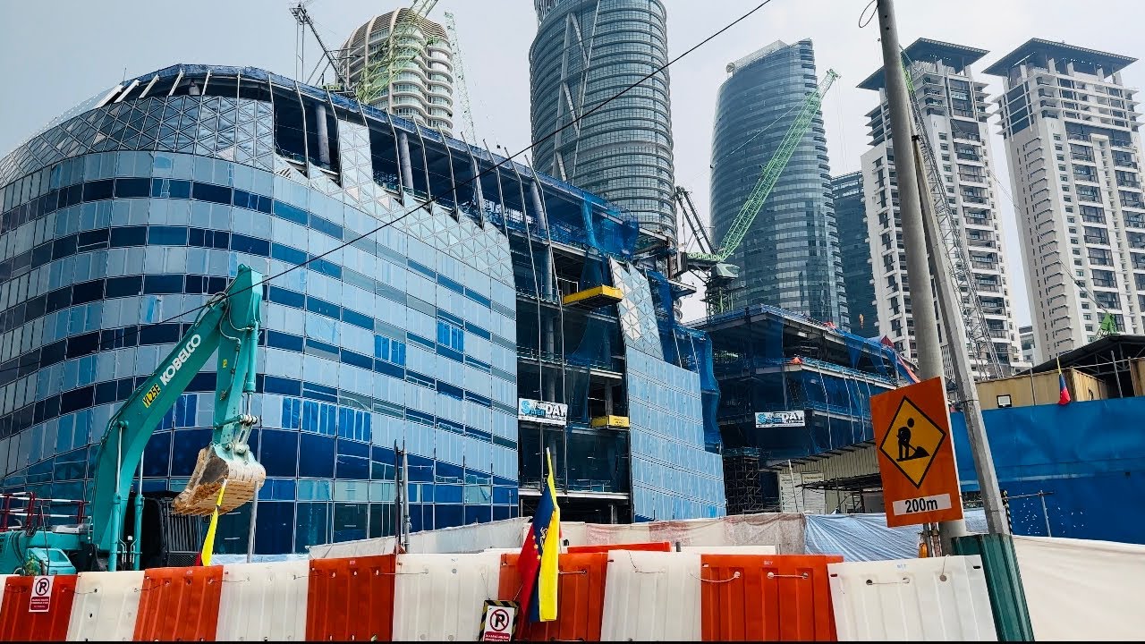 [4K60FPS] ‼️Lot M Podium (Suria KLCC 2) Shopping mall in Kuala Lumpur ...