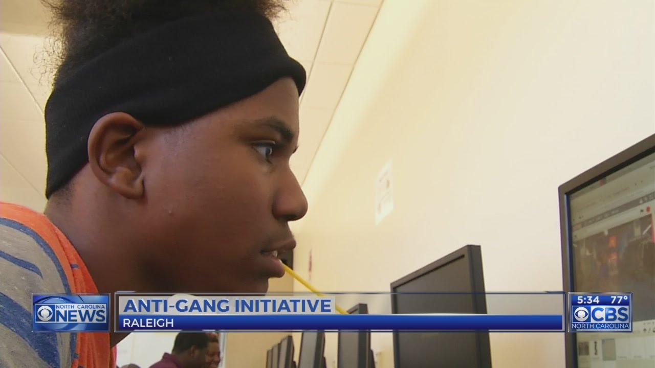 Anti-gang initiative uses learning to fight violence - YouTube