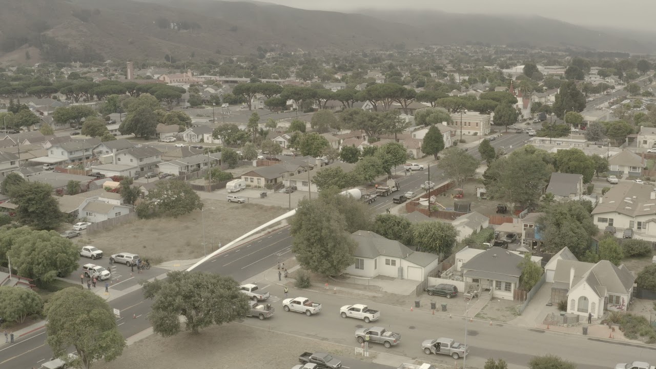 Strauss Haul Wind Farm Blade Tow - YouTube