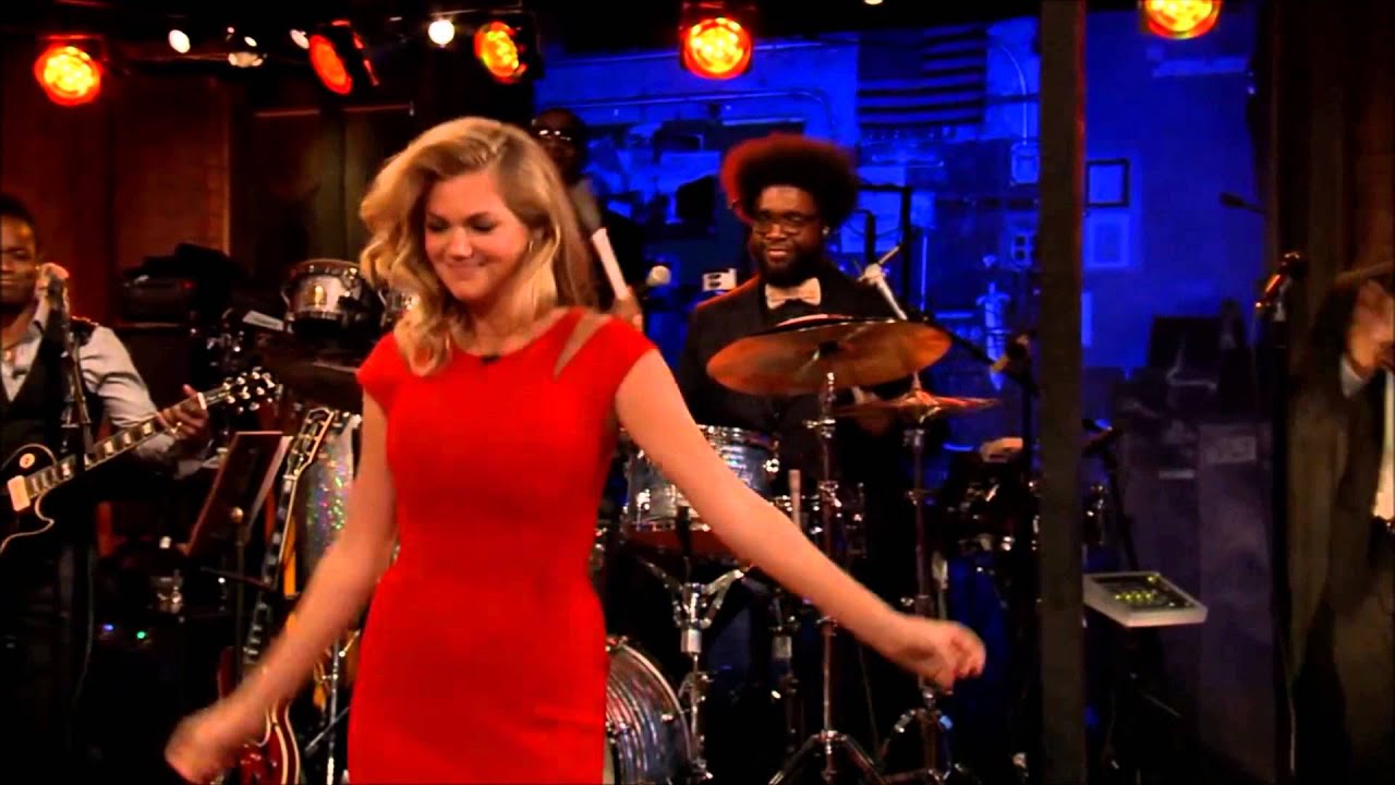 Kate Upton - 9 Minutes Of Dancing - YouTube