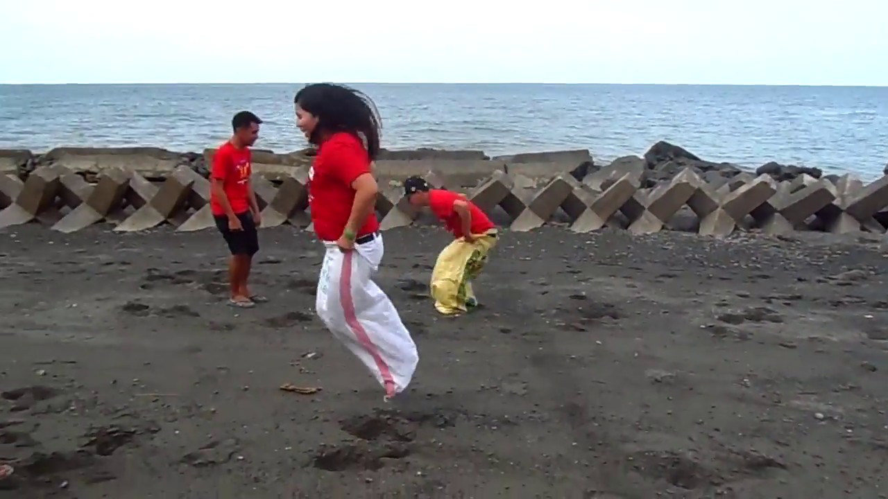 Sack Race / Philippines / Funny Game - YouTube