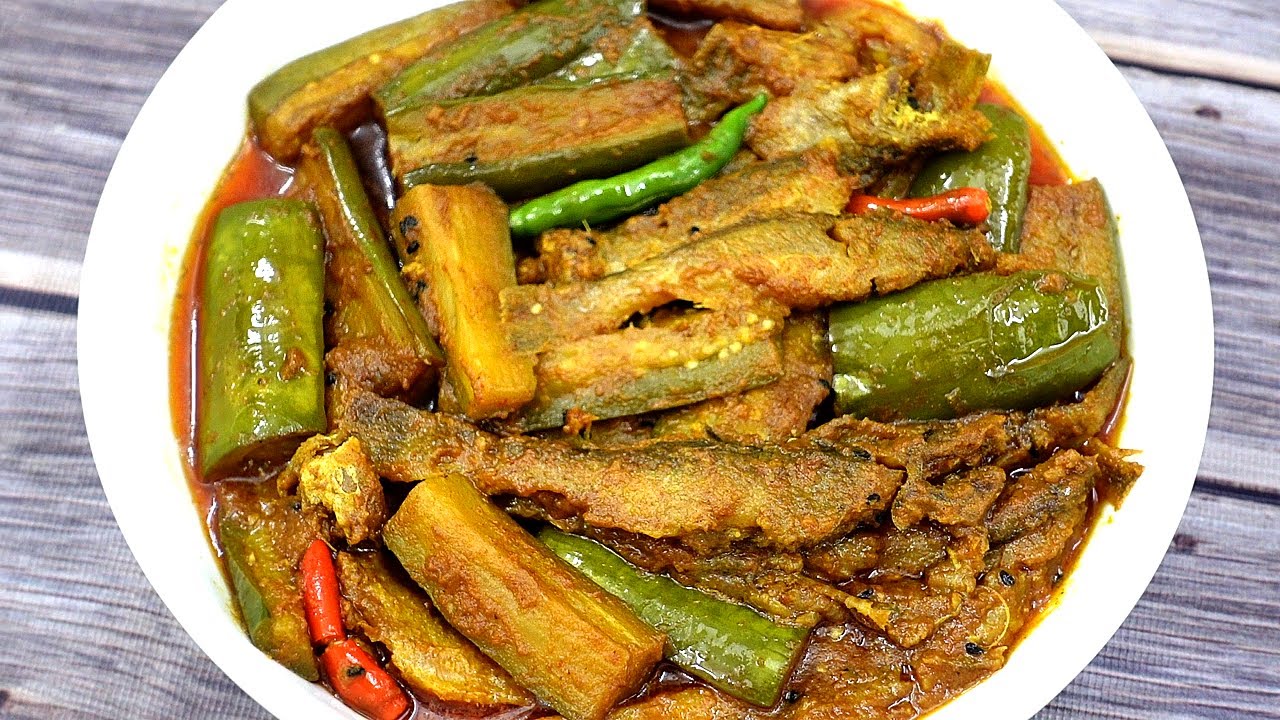 একটু অন্যরকমের কিন্তু দারুণ মজার বেগুন দিয়ে তোপসে মাছ রান্না ! Topse ...