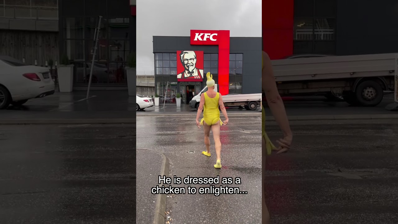 Man dressed as chicken goes to KFC.....................😂😂😂😂😂😂 - YouTube