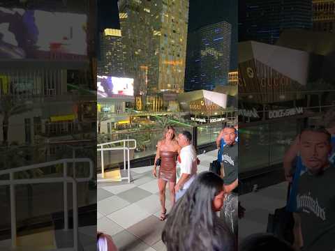 Mackenzie Dern meeting fans at UFC International Fight Week!  #ufc #wwe #mma