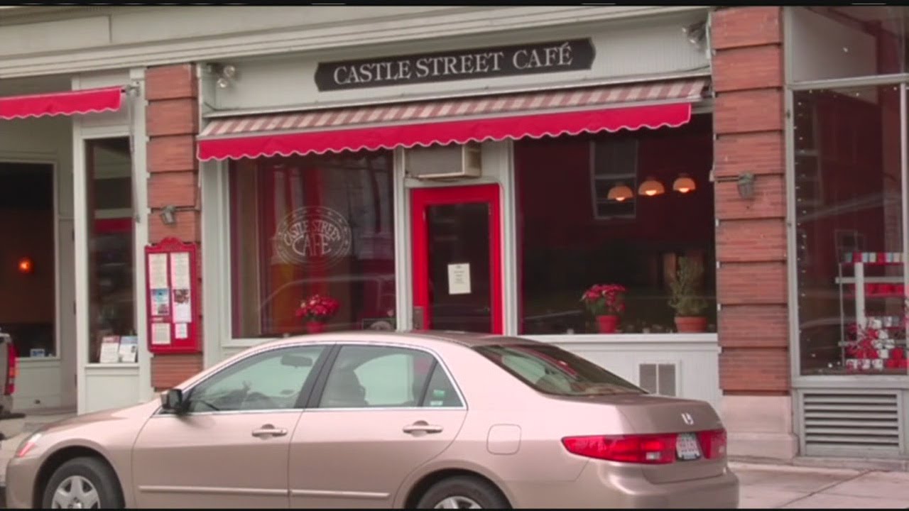 Castle Street Cafe: Braised Short Ribs in Big Elm Stout - YouTube
