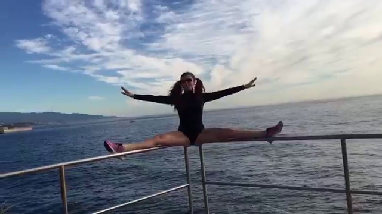 Marina Garbo . Yoga time - YouTube