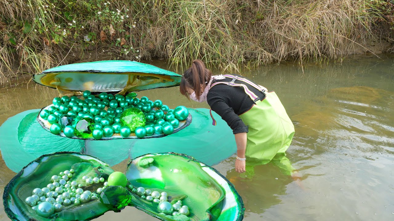 The Secret Riches of the Mutant Clam:A Teenage Girl's Adventure to ...