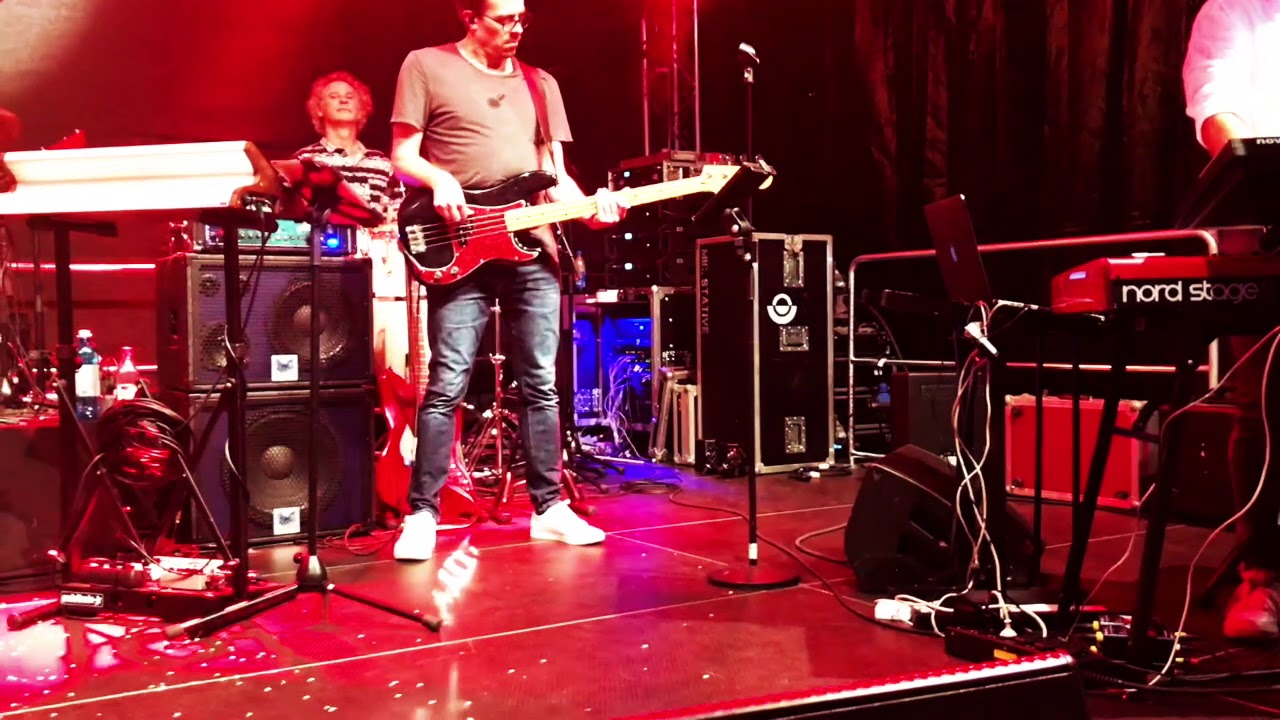 Marc Jullien from Jamin Cool live on stage with bass cabs from Holly ...