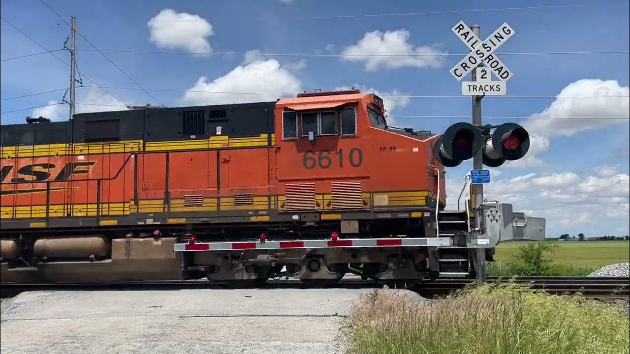 BNSF 6610 Leads Grain Train East & Meets CSX 5263 West | CR 5 Railroad Crossing, Bascom, OH ...