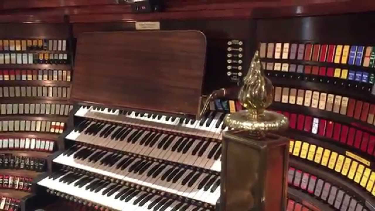 Wanamaker Grand Organ at Macy’s in Philadelphia - YouTube