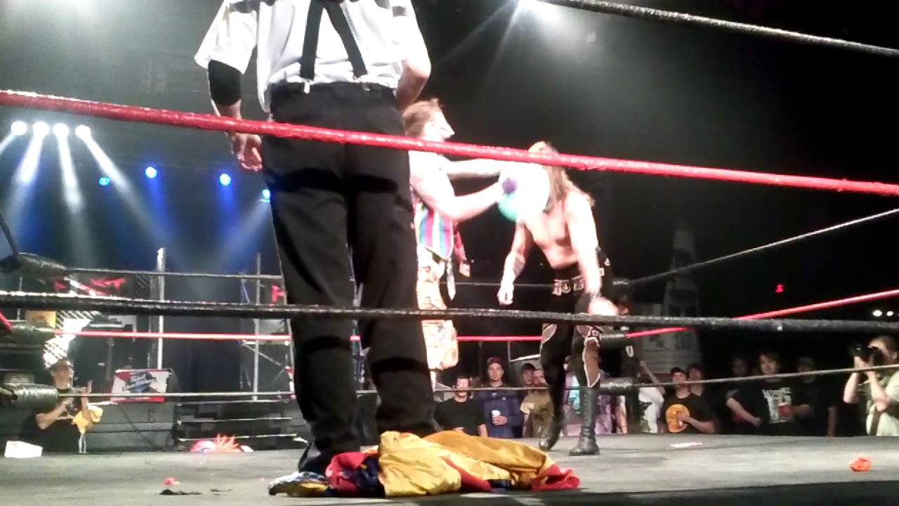 Yabo The Clown: (balloon of death) - YouTube