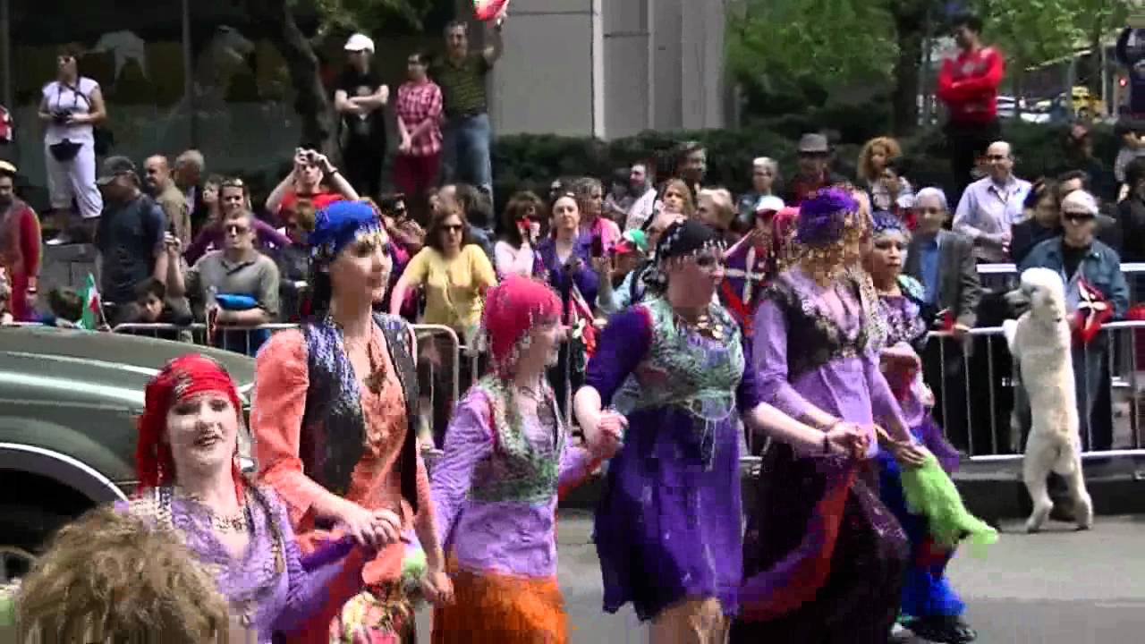 Dancing Scottish Lasses and Kurdish Dancers - YouTube