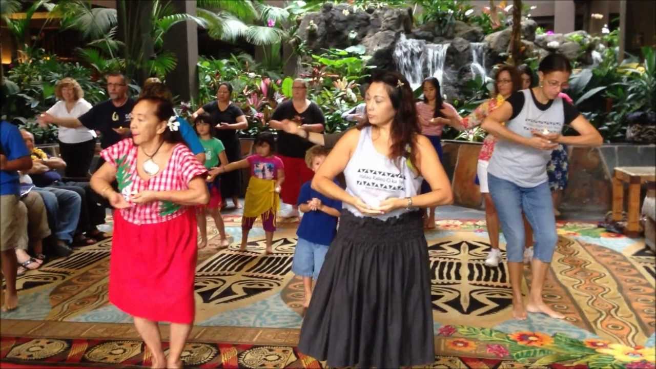 Hula Lessons at Disney's Polynesian Resort - YouTube