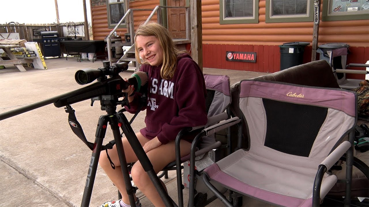 Introducing Chloe Giesecke to The Great Outdoors - YouTube