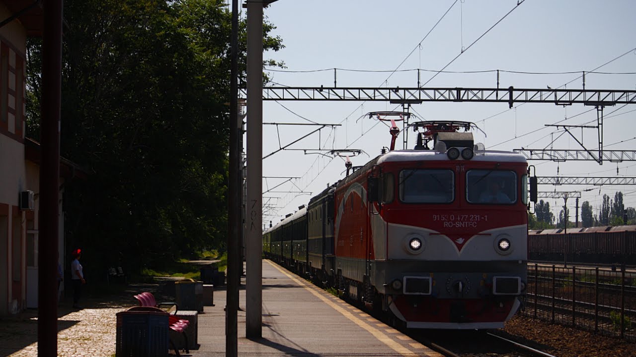 Orient Express trecand prin Gara Chitila - YouTube