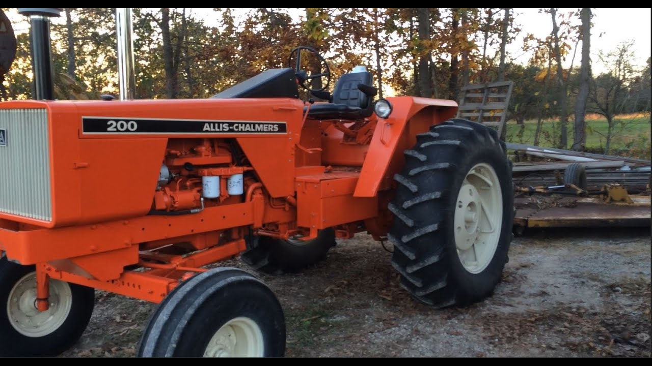 Allis Chalmers 200 mowing pasture - YouTube