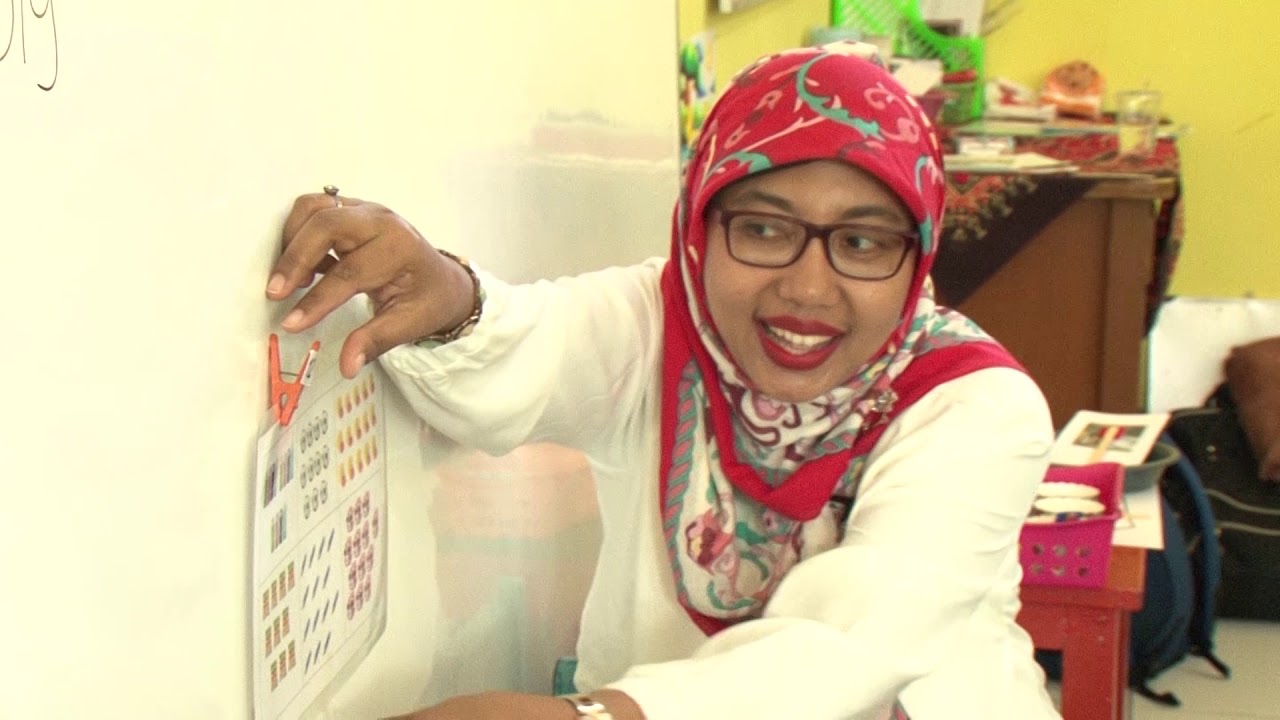 Implementasi PDS Dewi Komalasari di TK Lab School UNESA - YouTube
