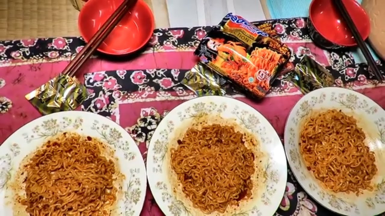 Mi Sedap Korean Spicy Chicken Instant Noodle 3 Level Spicy - YouTube