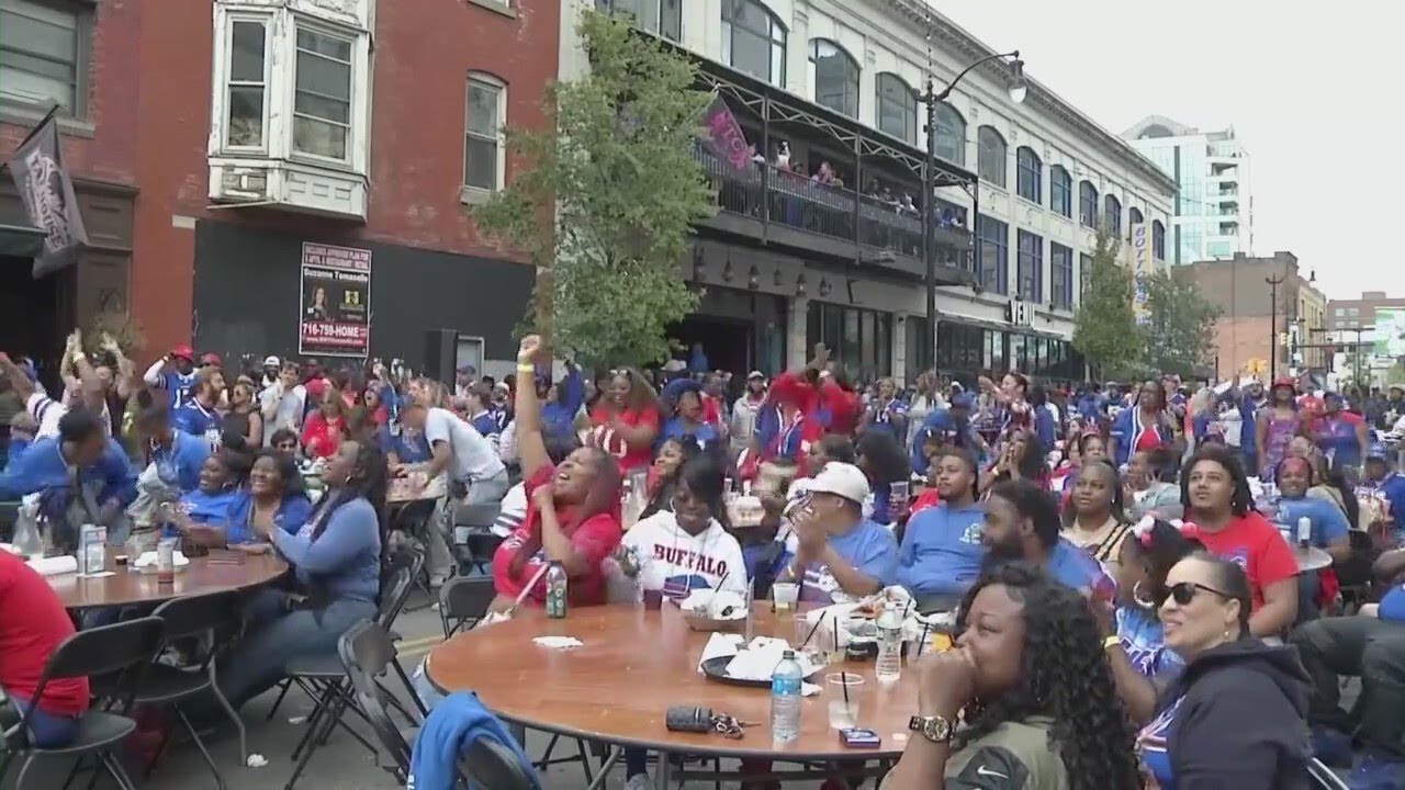 Fans flock to Chippewa Street to watch Buffalo Bills game at block ...