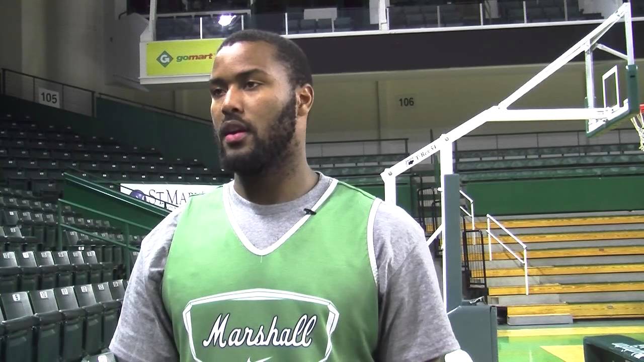 Assistant Coach Duhon Inspires Basketball Players - YouTube