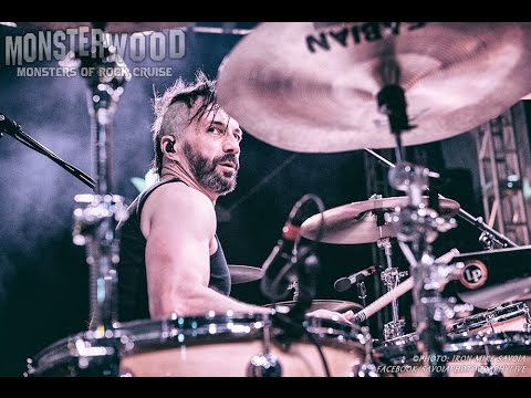Johnny Dee Drum Solo - Britny Fox - MOR Cruise Mexico 10.2.16 - YouTube
