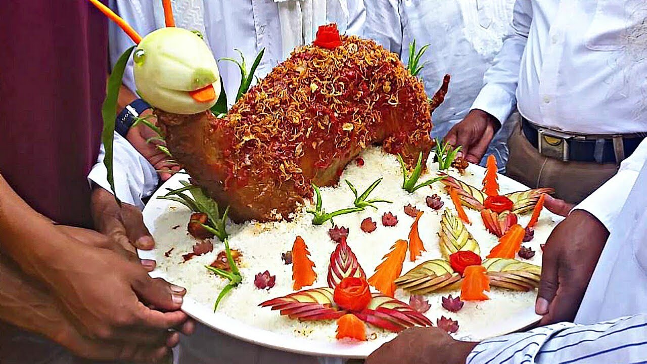 নতুন বরের প্লেট এ আস্ত খাসি | Roasting Full Goat In Village Wedding ...