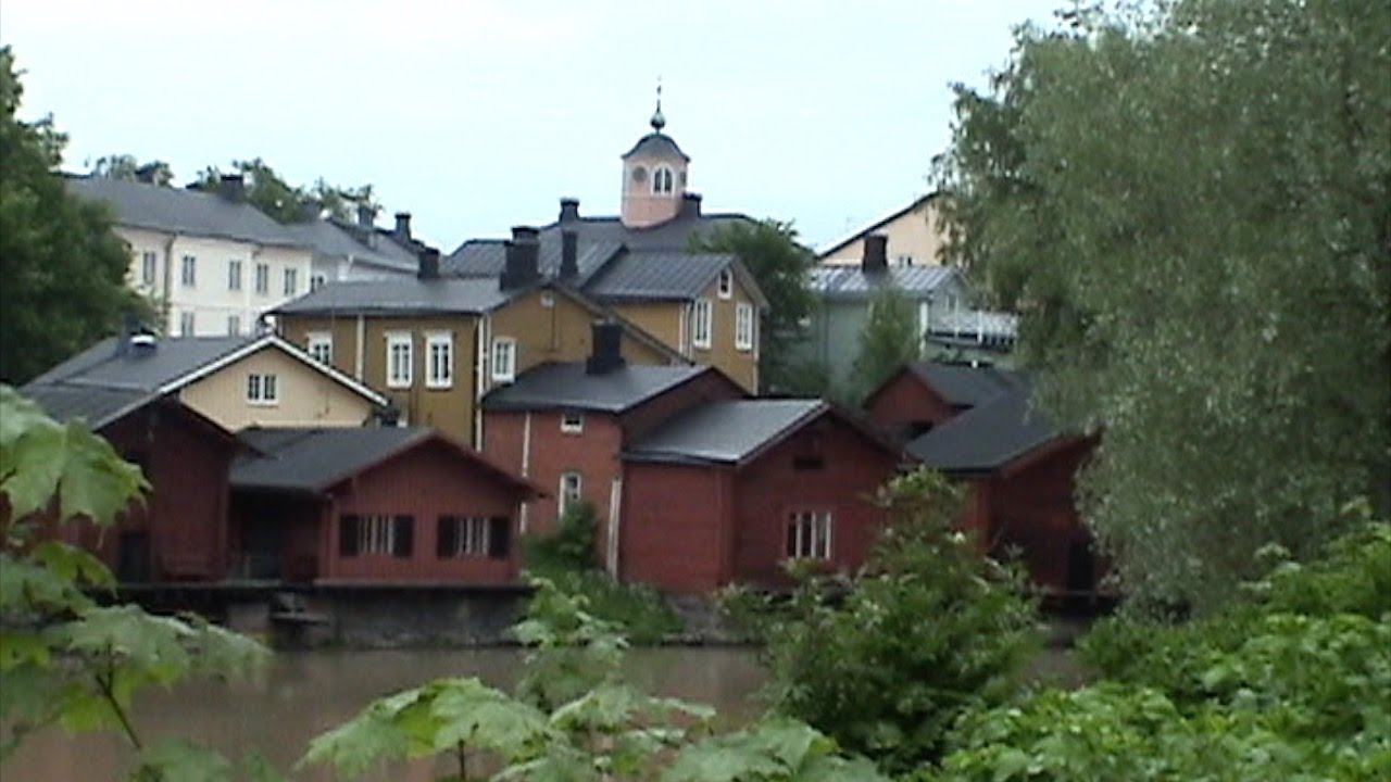 Helsinki 11: tour continues to Porvoo town’s Castle Museum & Old Town ...