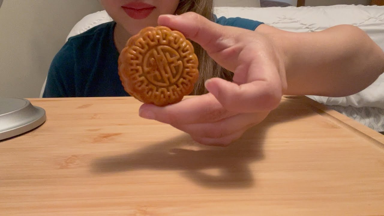 ASMR MOONCAKE (SOFT EATING SOUNDS) NO TALKING - YouTube