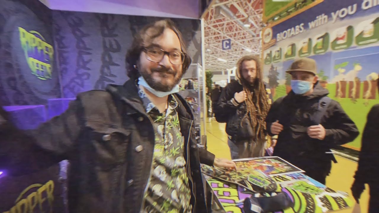 Joel Abad firmando prints de Ripper Seeds en Spannabis 2022 - YouTube