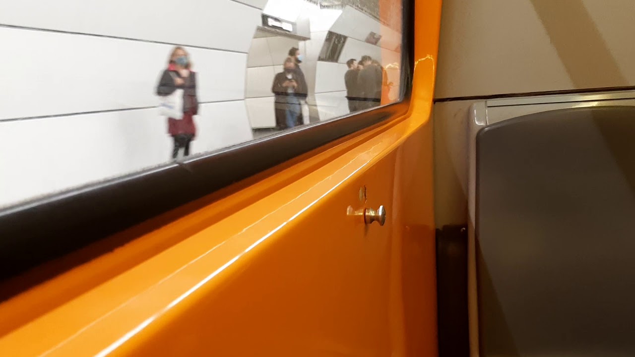 U-Bahn Linie U2 Typ U1/U11 Praterstern-Schottenring in Wien - YouTube