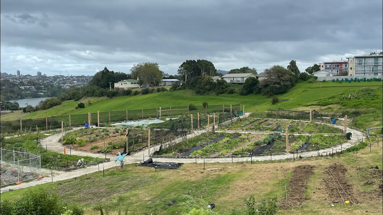 Had a great visit out at Pourewa and listened to their Māra story ...