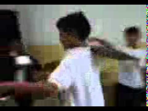 niños sin control capitulo 3 destrozando el salon de clases - YouTube