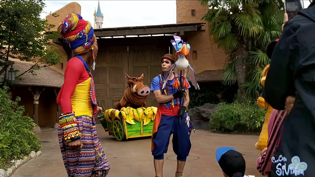 Timon y Pumba MATADANCE. Disneyland Paris. SIVIAJAR - YouTube