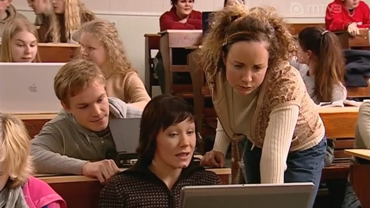 Salkkarit - Heli ja Teresa & Heli ihastuu Teresaan 1 (2005) - YouTube