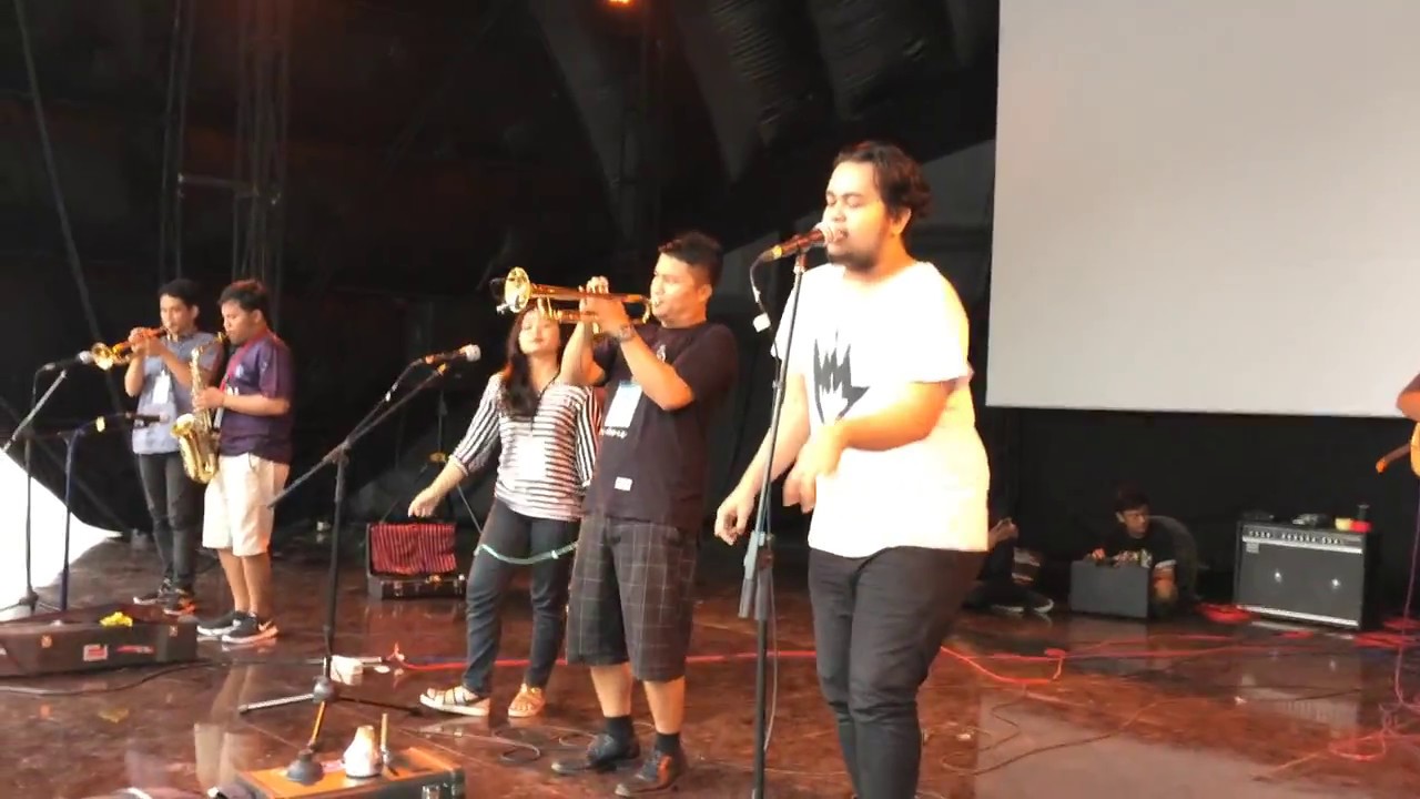 Uptown Funk, Check Sound TrumpetEZRA, Art Jog 10 - YouTube