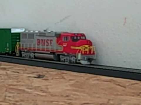 New HO BNSF GP60m 122 - YouTube