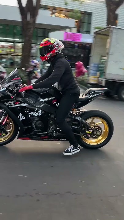 วันนี้ไม่เห็นค่า วันหน้าเดี๋ยวมาใหม่ #KB_Rider #kb #สุ่ยโมโต #S1000RR #Zx10r #R1 #บิ๊กไบค์ #V4 ...