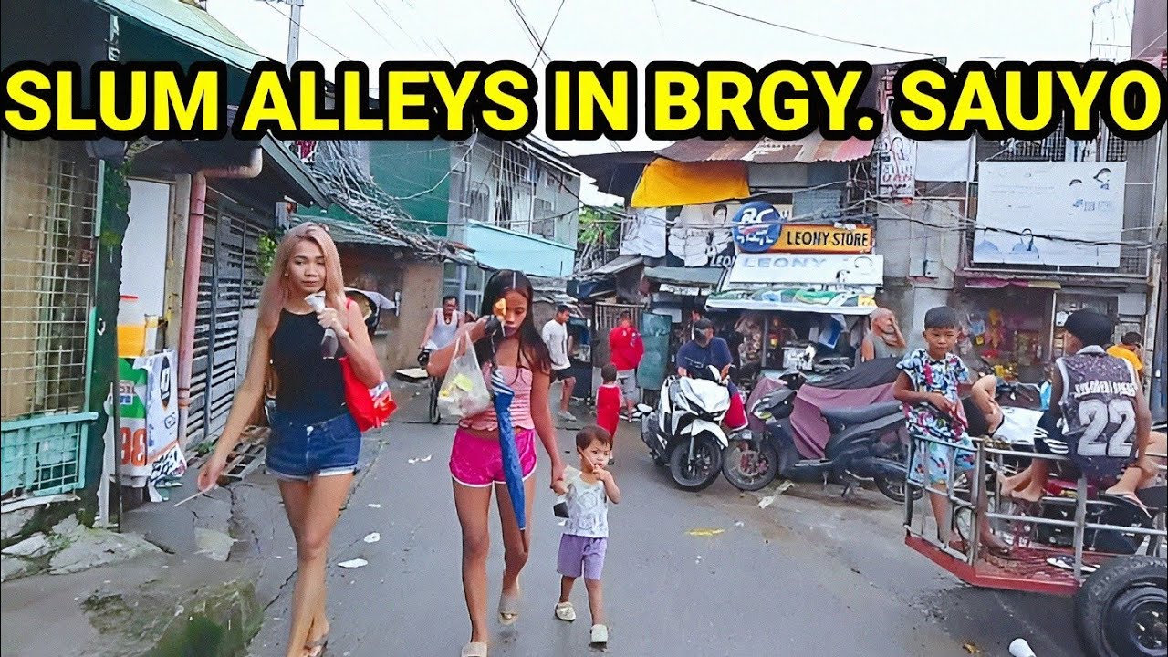 WALK THE SLUM ALLEYS IN BARANGAY SAUYO, QUEZON CITY | PHILIPPINES - YouTube