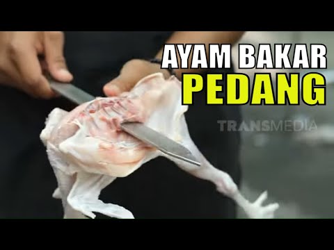 Gilbert Pangalila Penasaran Nyobain Ayam Bakar Pedang | MAKAN RECEH (23/03/21)